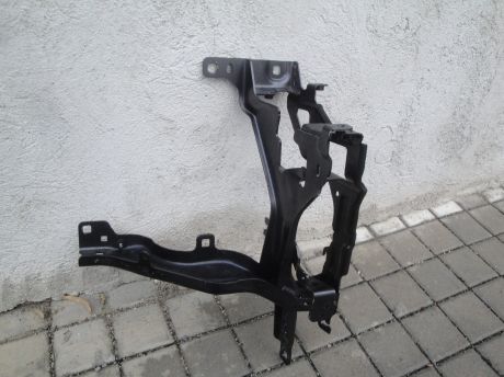 BMW X5 G05 držák světla pravý | vrakoviště BMW OPEL Praha