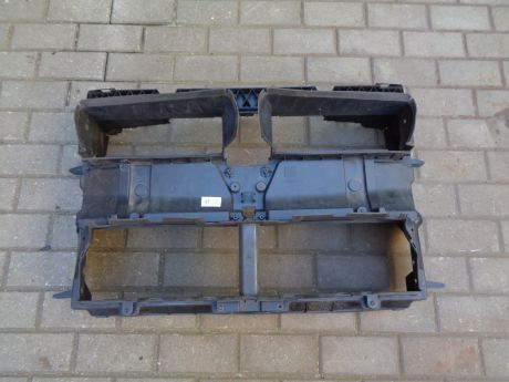 BMW 2 F45/46 vedení vzduchu | vrakoviště BMW OPEL Praha