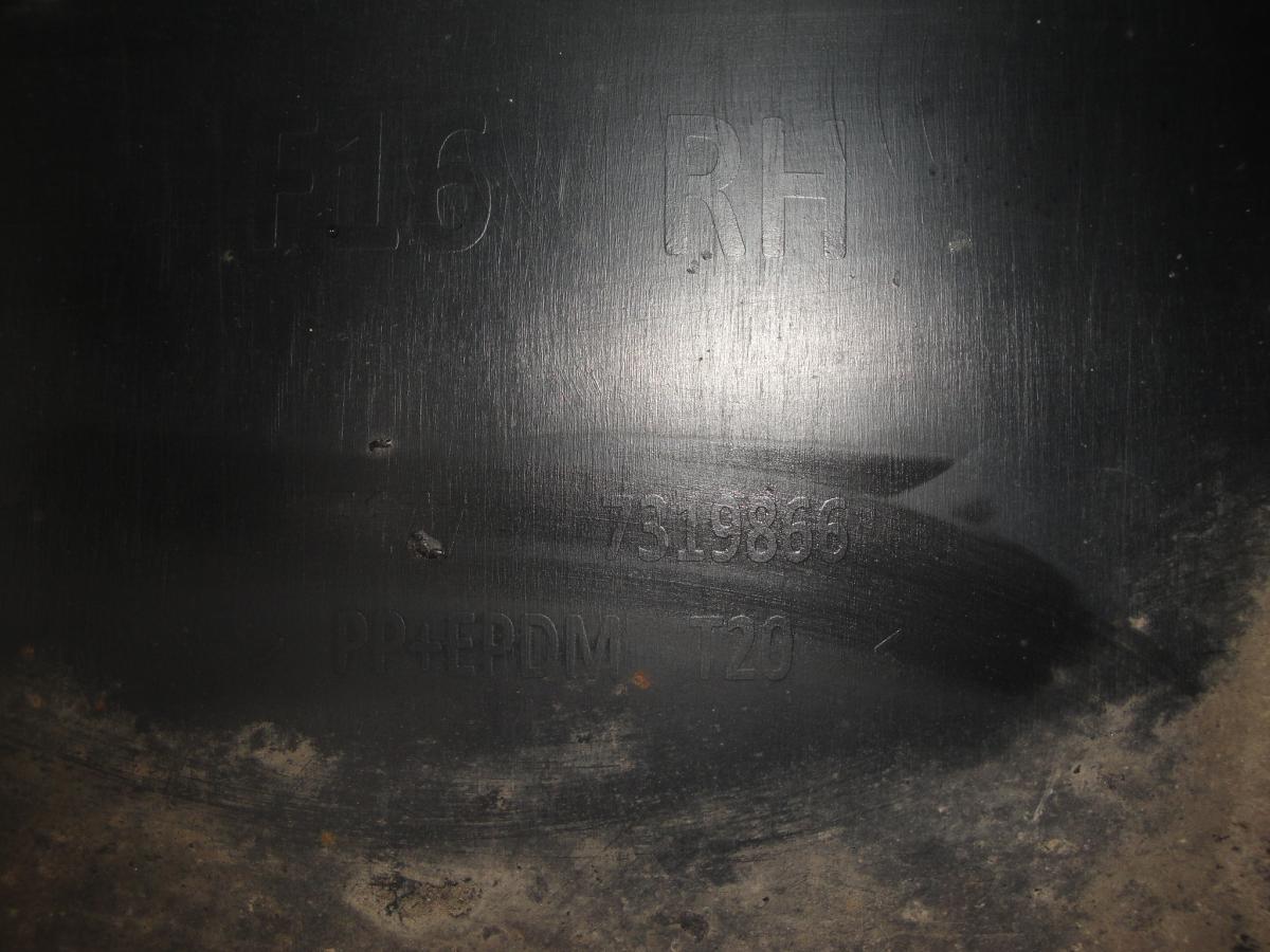 BMW X6 F16 plastový práh | vrakoviště BMW OPEL Praha