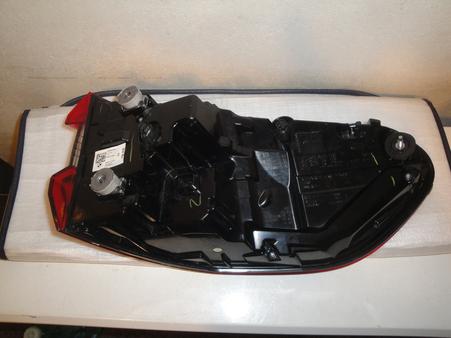 BMW X5 G05 levá zadní lampa | vrakoviště BMW OPEL Praha