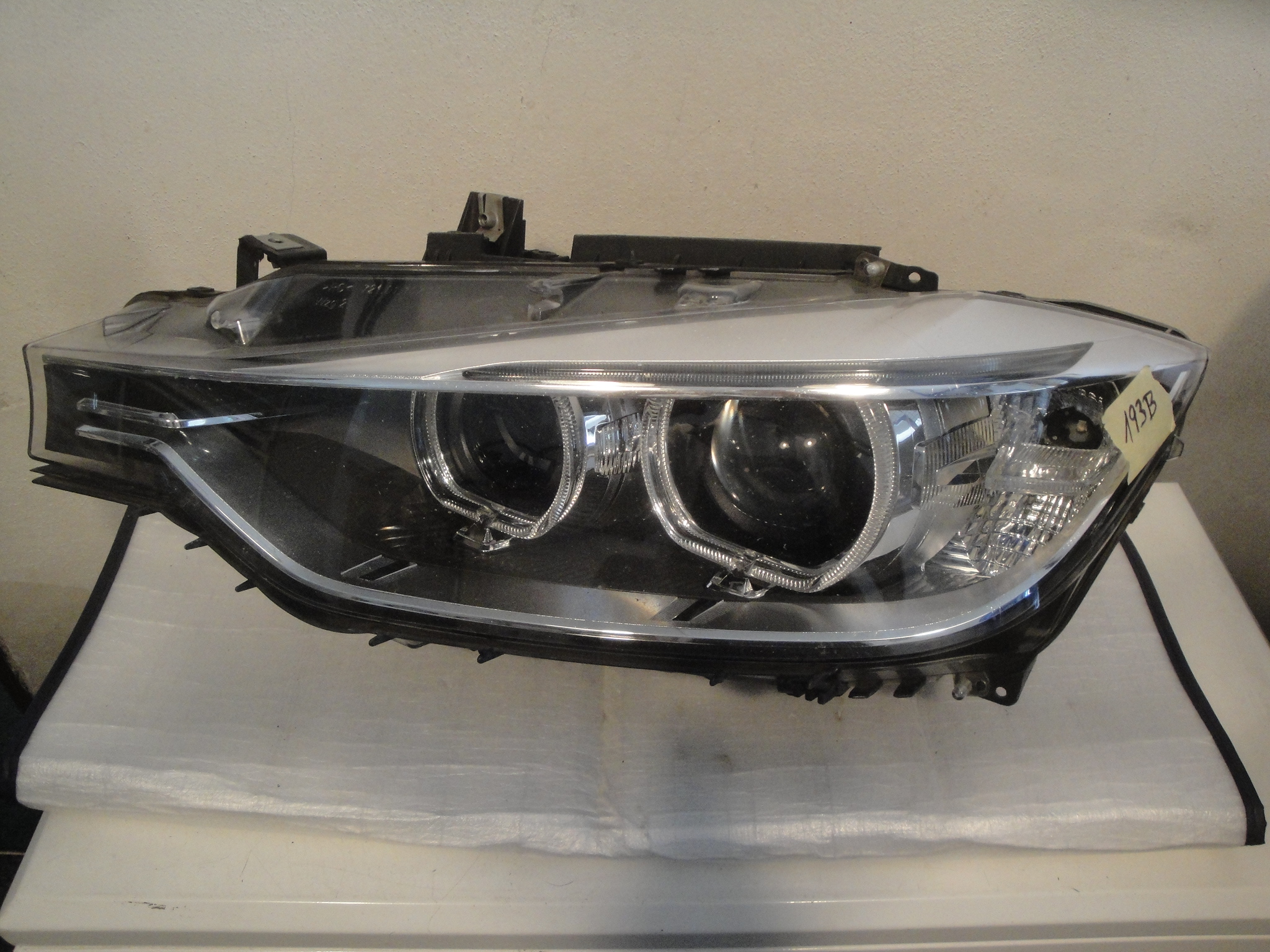 BMW 3 F30 levý bixenon | vrakoviště BMW OPEL Praha