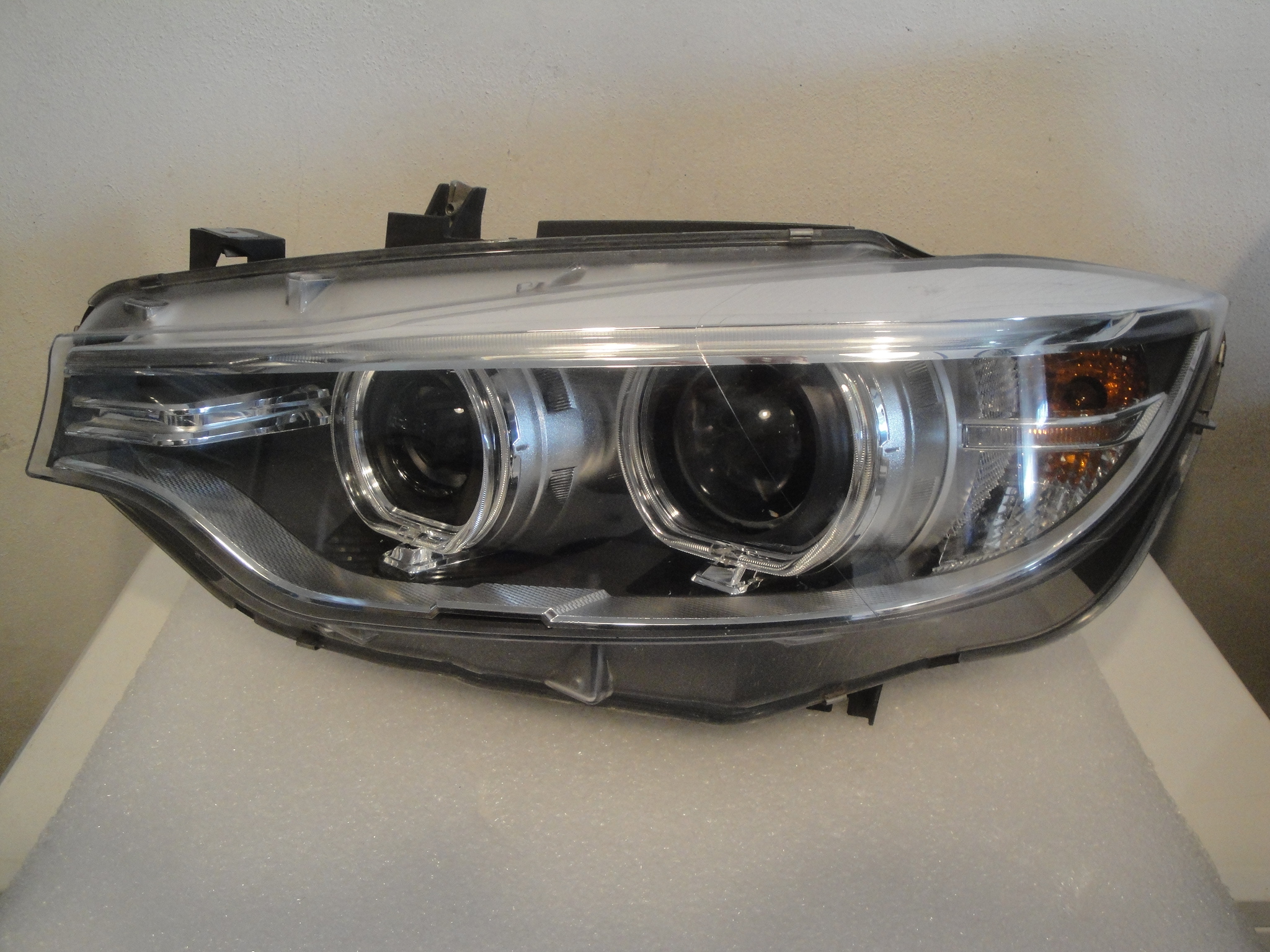 BMW 4 F32 levý bi-xenon | vrakoviště BMW OPEL Praha