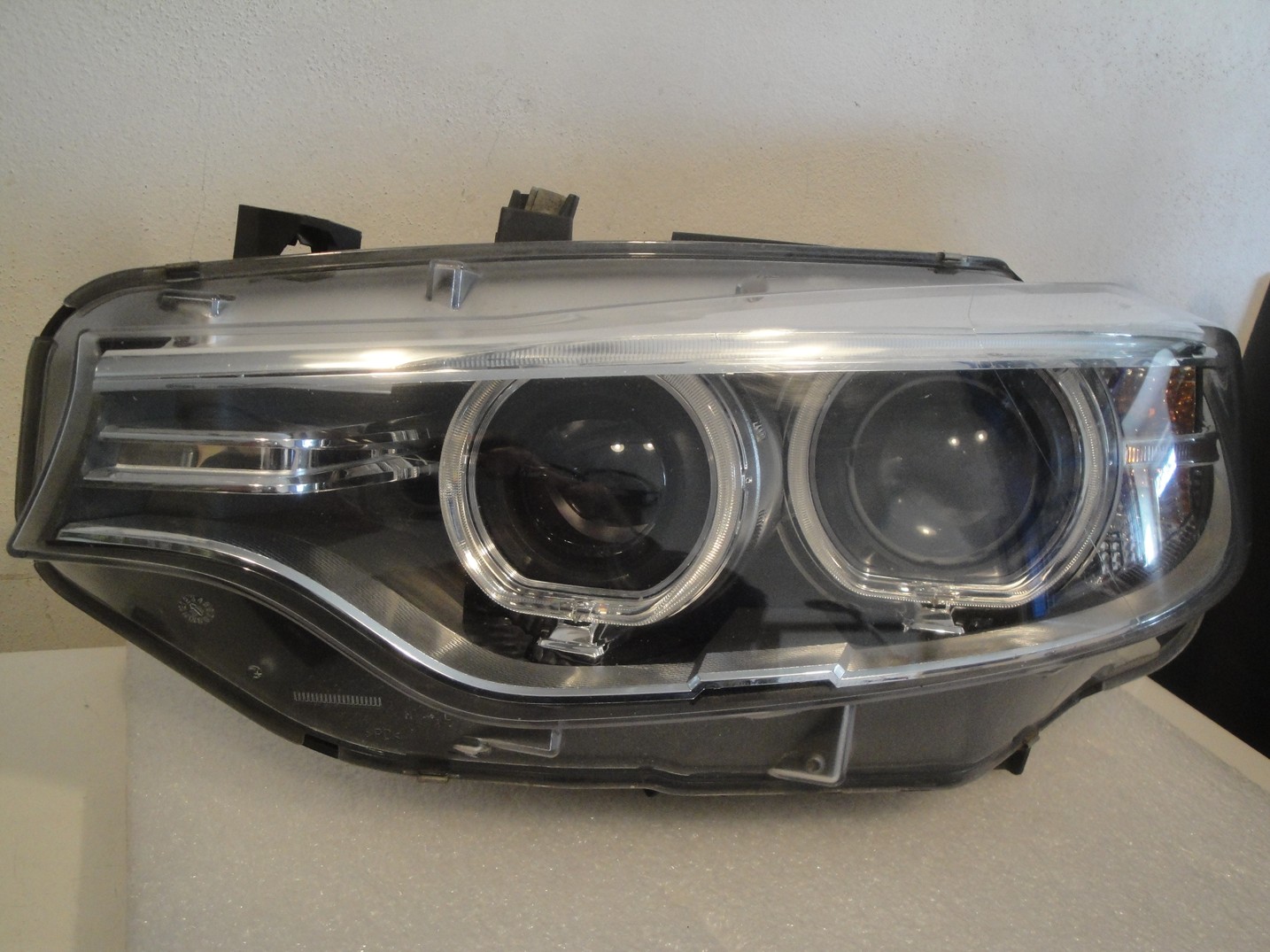 BMW 4 F32 levý bi-xenon | vrakoviště BMW OPEL Praha