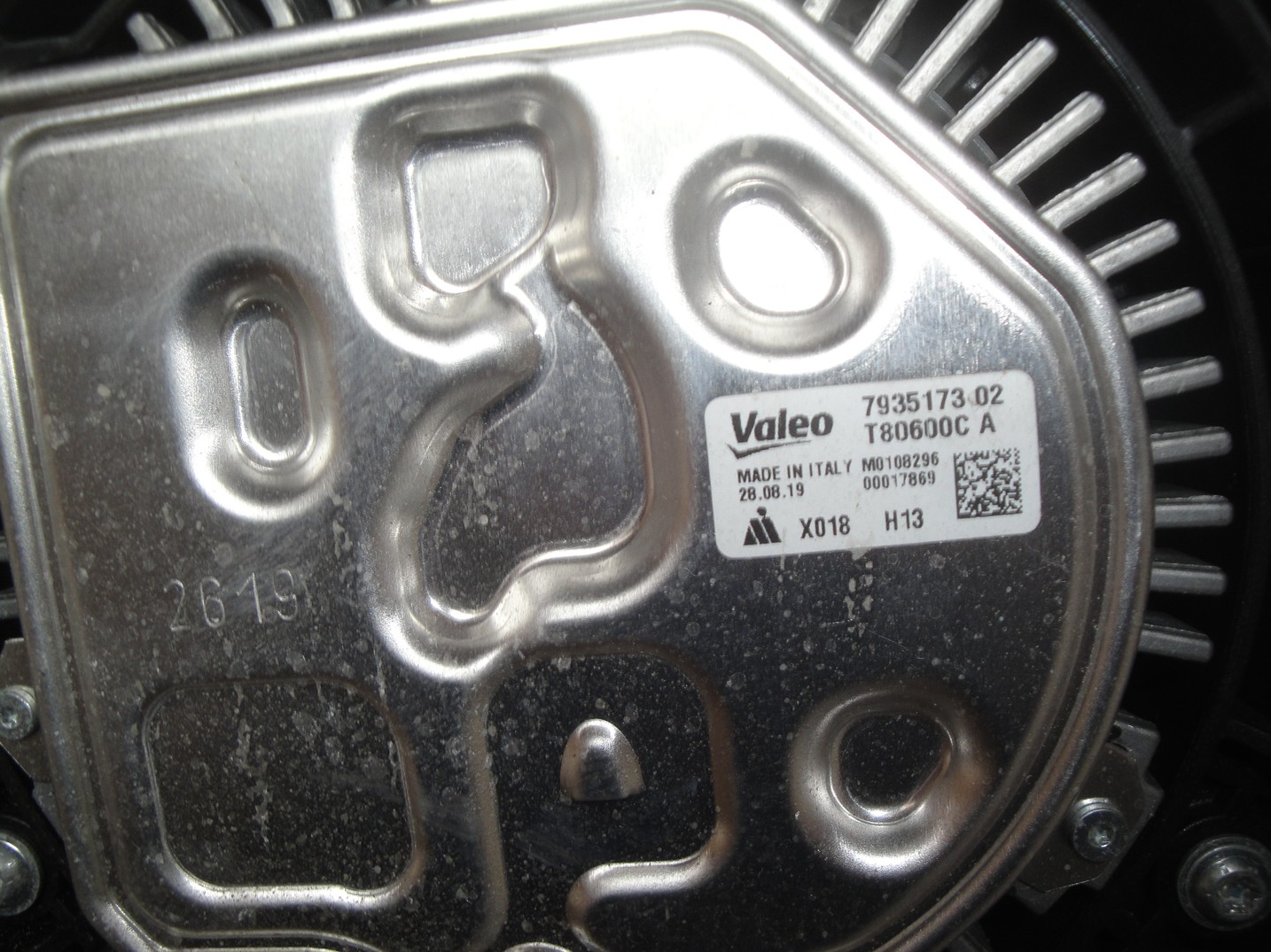 BMW 3 G20 ventilátor chladiče 600W | vrakoviště BMW OPEL Praha