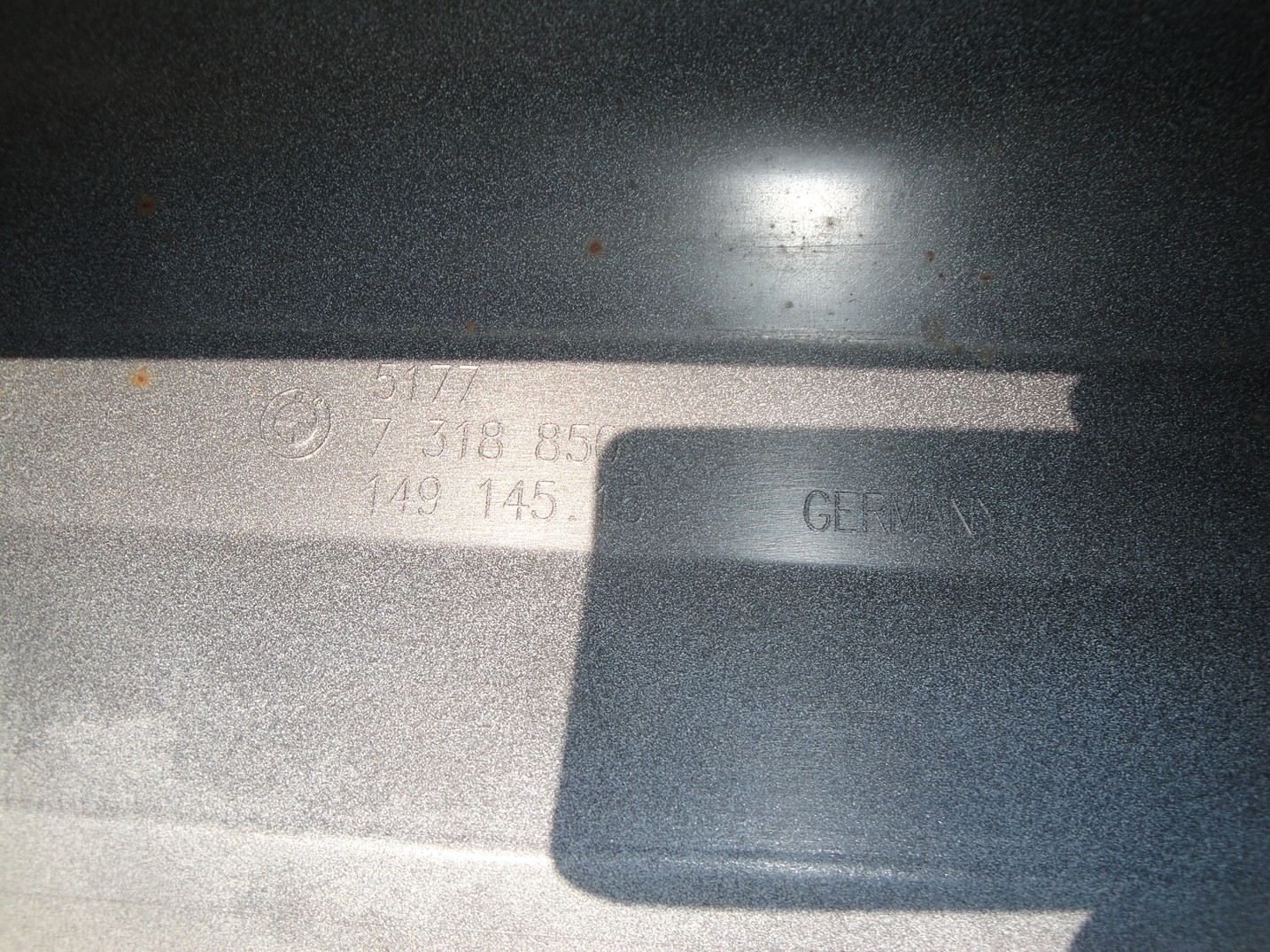 BMW 2 F45 pravý plastový práh | vrakoviště BMW OPEL Praha