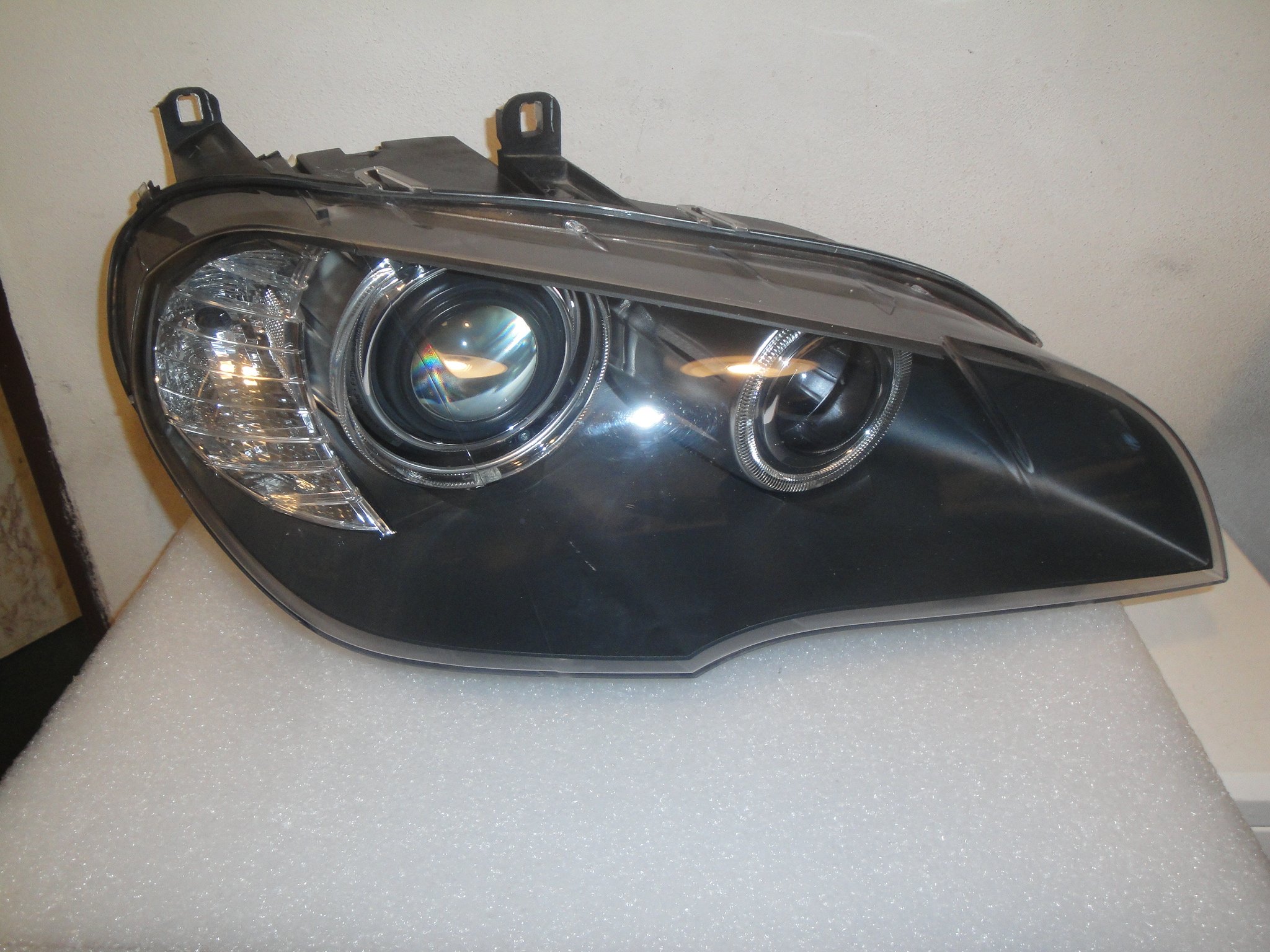 BMW X5 E70 bixenon dynamic pravý | vrakoviště BMW OPEL Praha