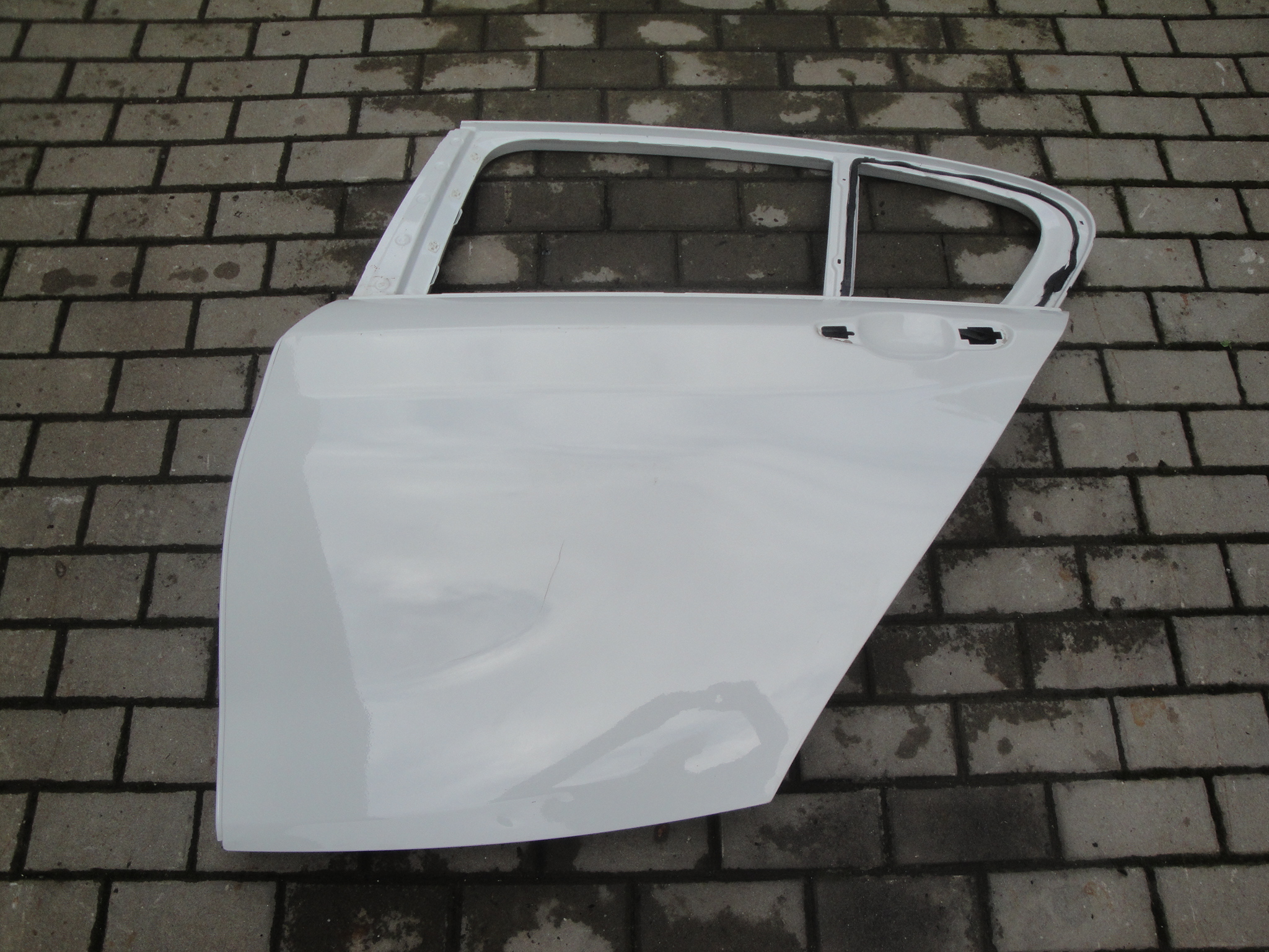 BMW 1 F20 dveře zadní levé | vrakoviště BMW OPEL Praha