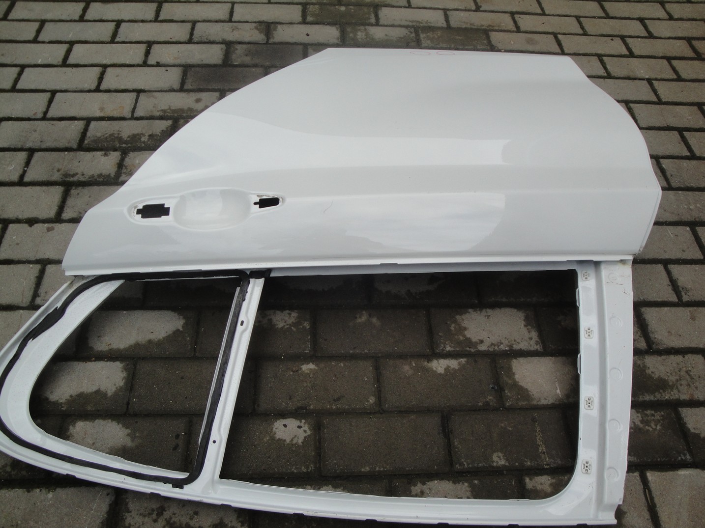 BMW 1 F20 dveře zadní levé | vrakoviště BMW OPEL Praha