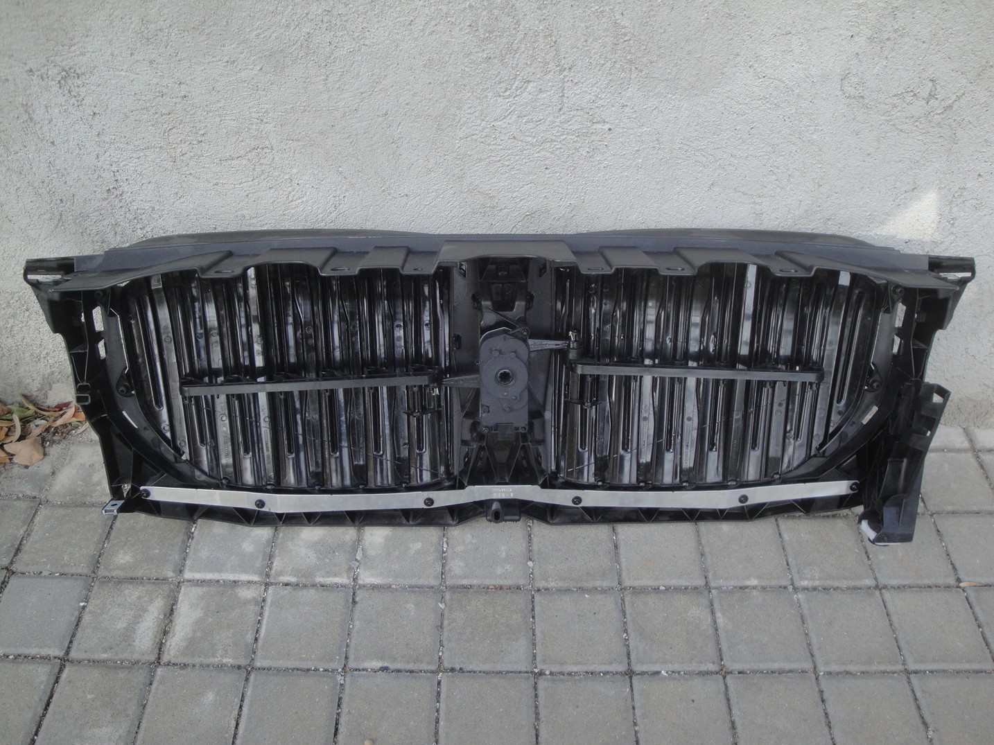 BMW X5 G05 horní žaluzie | vrakoviště BMW OPEL Praha