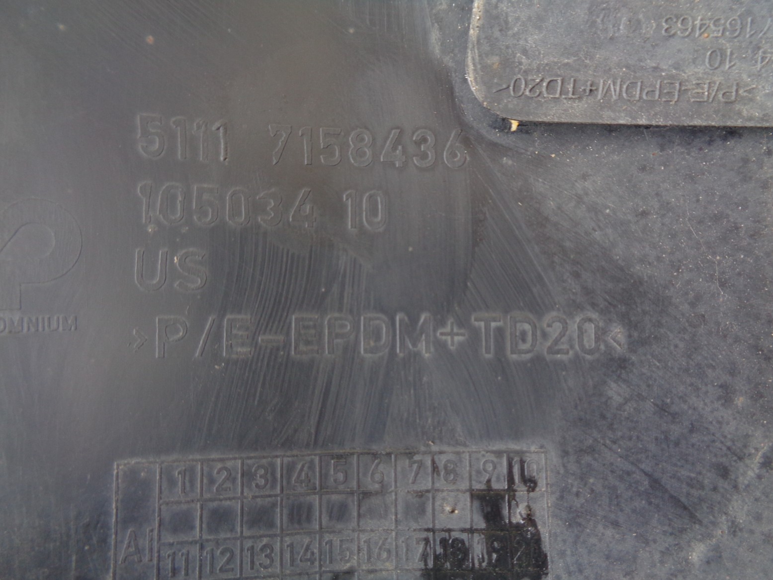 BMW X5 E70 přední nárazník | vrakoviště BMW OPEL Praha