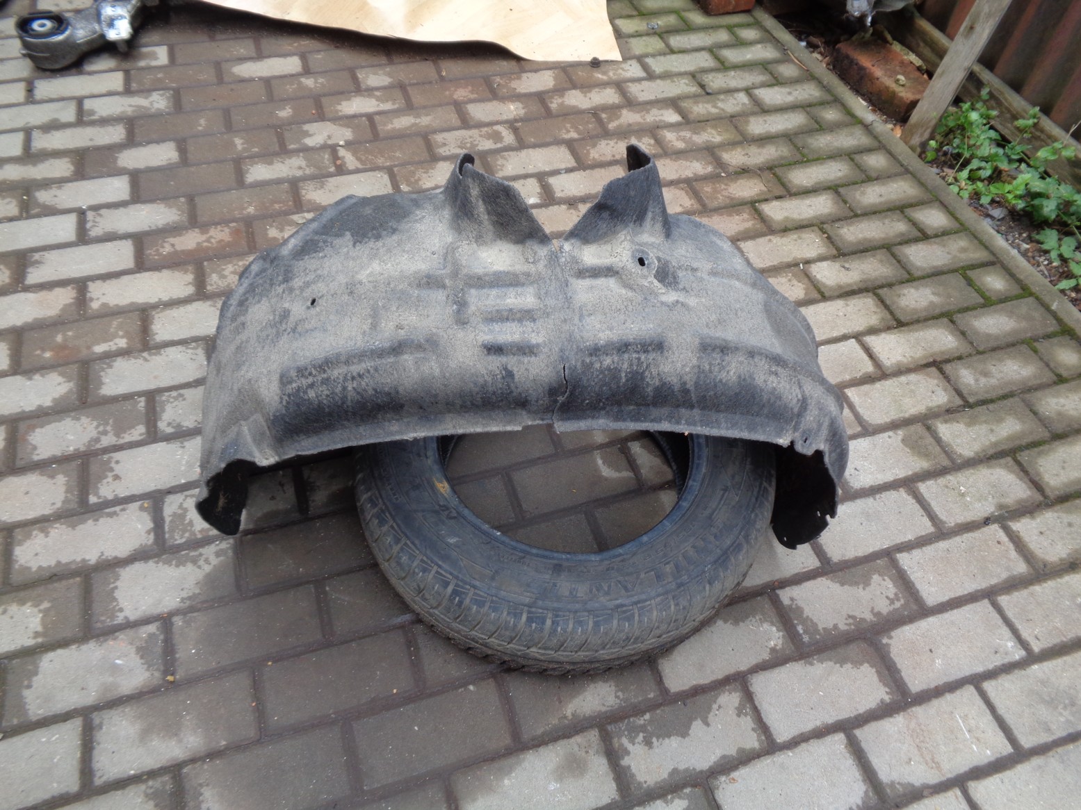 Opel astra K přední plastový podběh pravý | vrakoviště BMW OPEL Praha