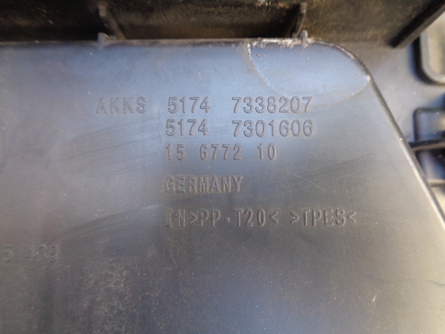 BMW 2 F45/46 vedení vzduchu | vrakoviště BMW OPEL Praha