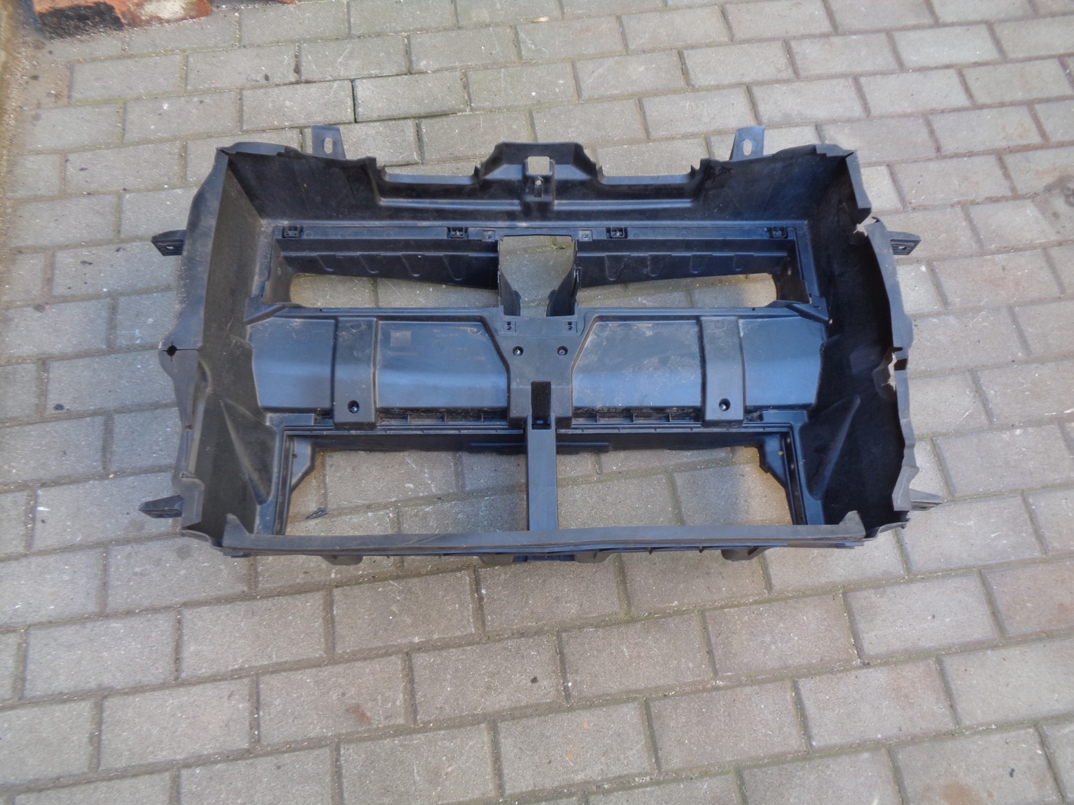 BMW 2 F45/46 vedení vzduchu | vrakoviště BMW OPEL Praha