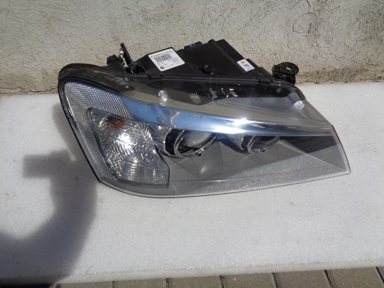 BMW F25 pravý bixenon dynamic | vrakoviště BMW OPEL Praha