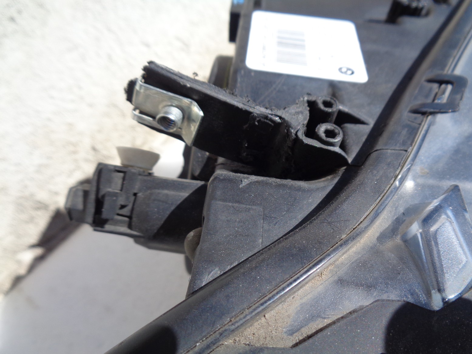 BMW F25 pravý bixenon dynamic | vrakoviště BMW OPEL Praha