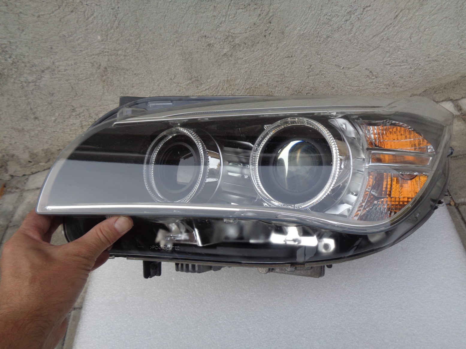 BMW X1 E84 LCI levý xenon | vrakoviště BMW OPEL Praha