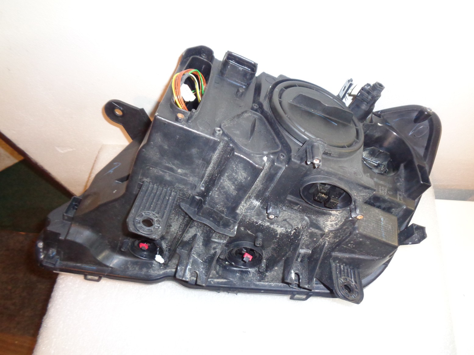 BMW X3 F25 bixenon pravý | vrakoviště BMW OPEL Praha