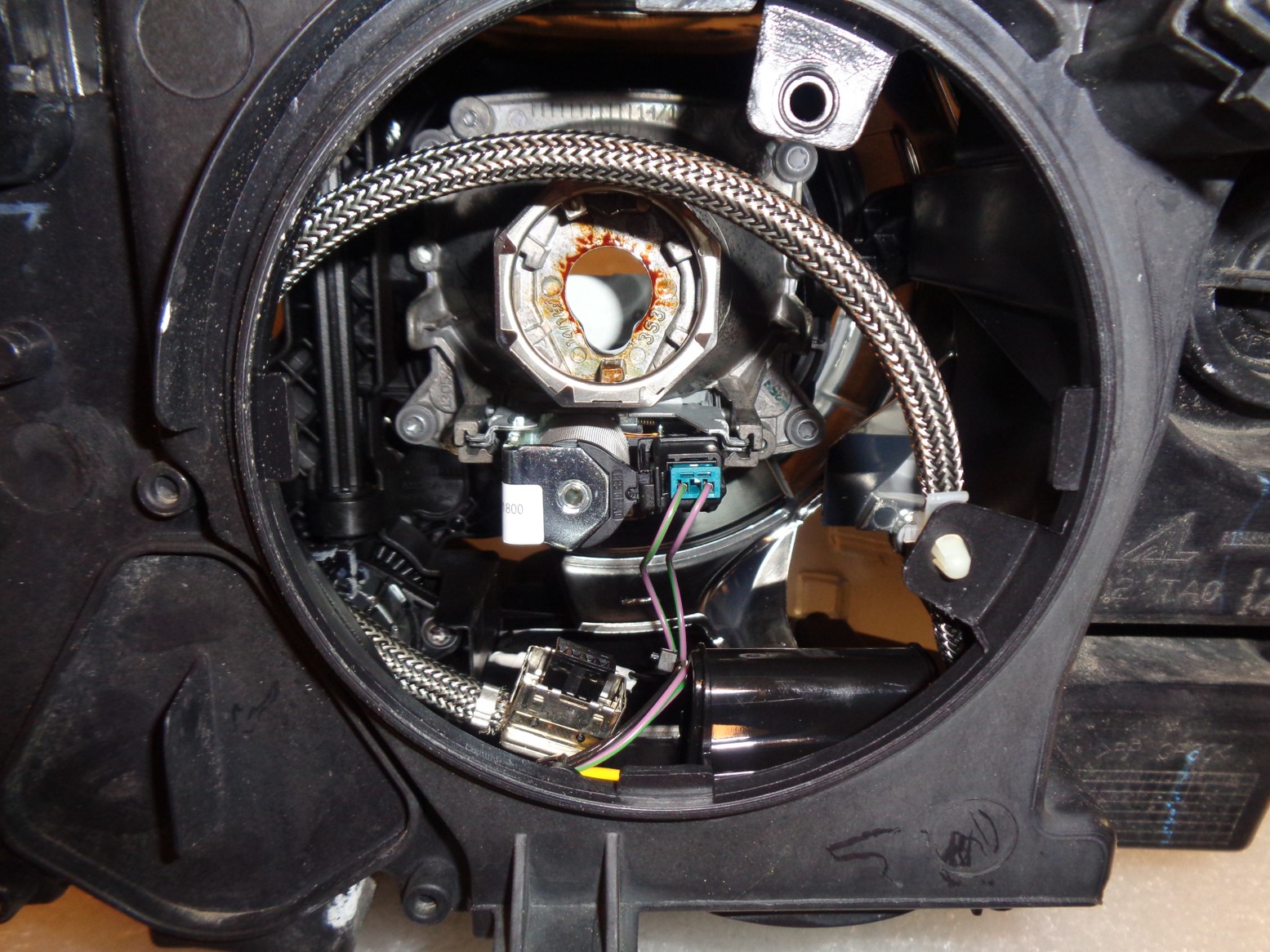 BMW X3 F25 bixenon pravý | vrakoviště BMW OPEL Praha