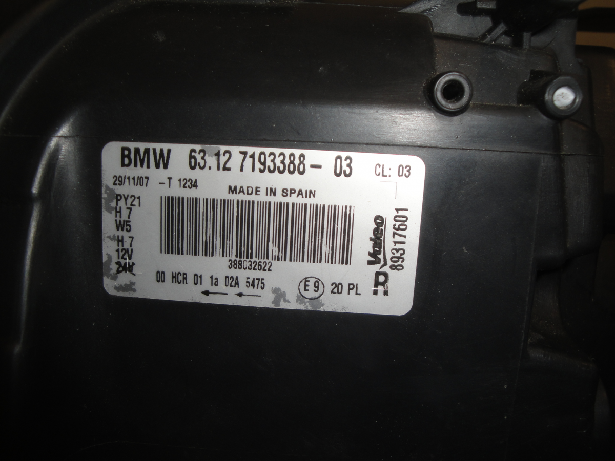 BMW 1 E87LCI pravé světlo | vrakoviště BMW OPEL Praha