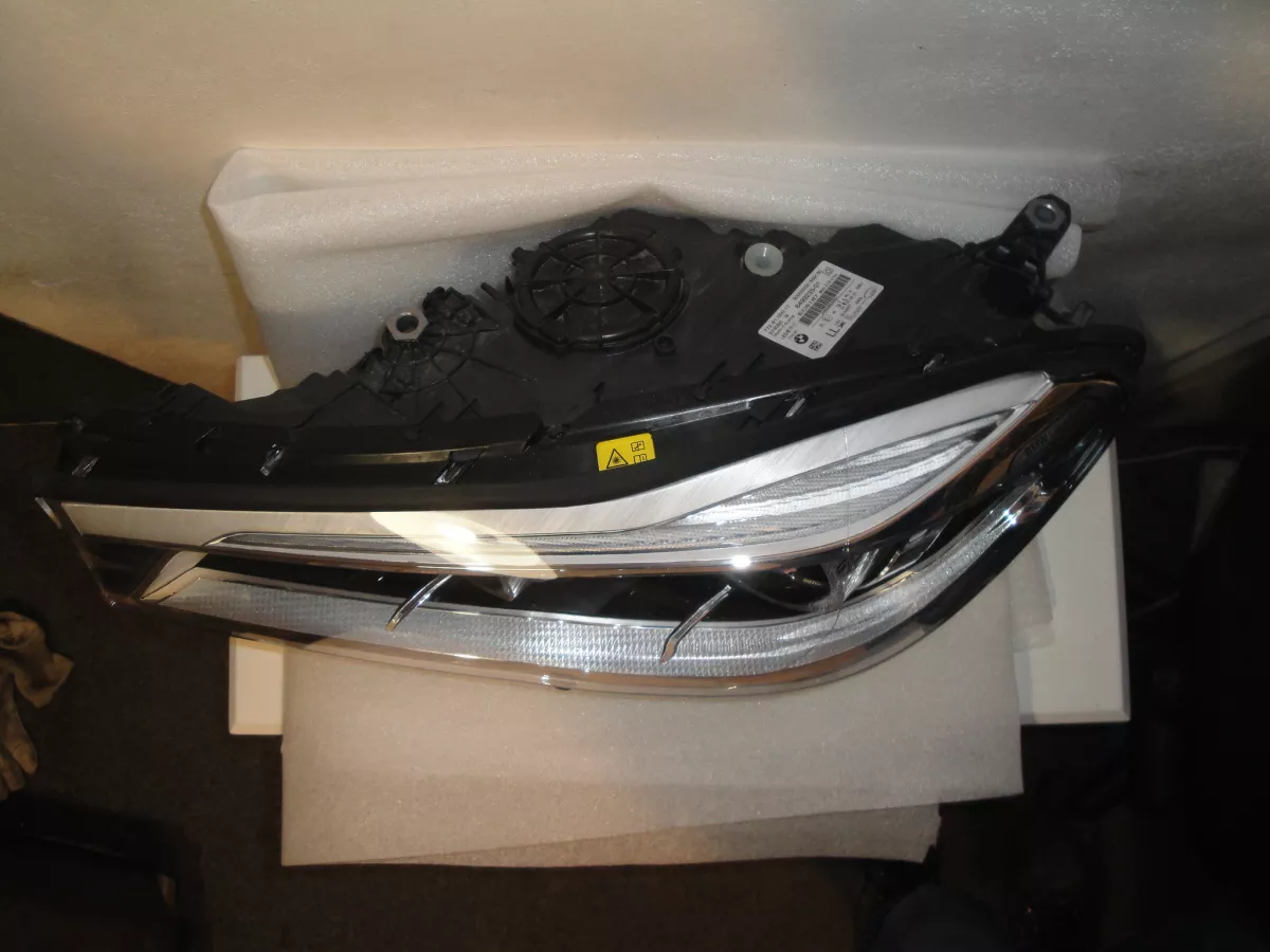 BMW 7 G11 LASERLIGHT | vrakoviště BMW OPEL Praha