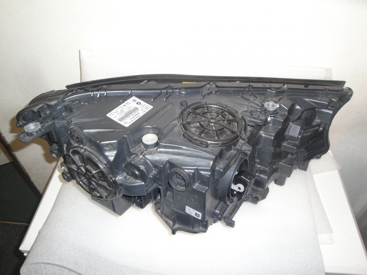 BMW 7 G11 LASERLIGHT | vrakoviště BMW OPEL Praha