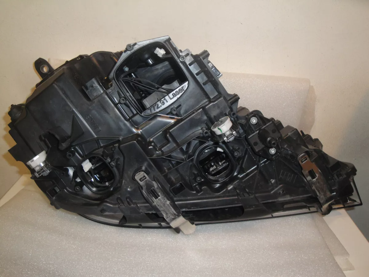 BMW 7 G11 LASERLIGHT | vrakoviště BMW OPEL Praha