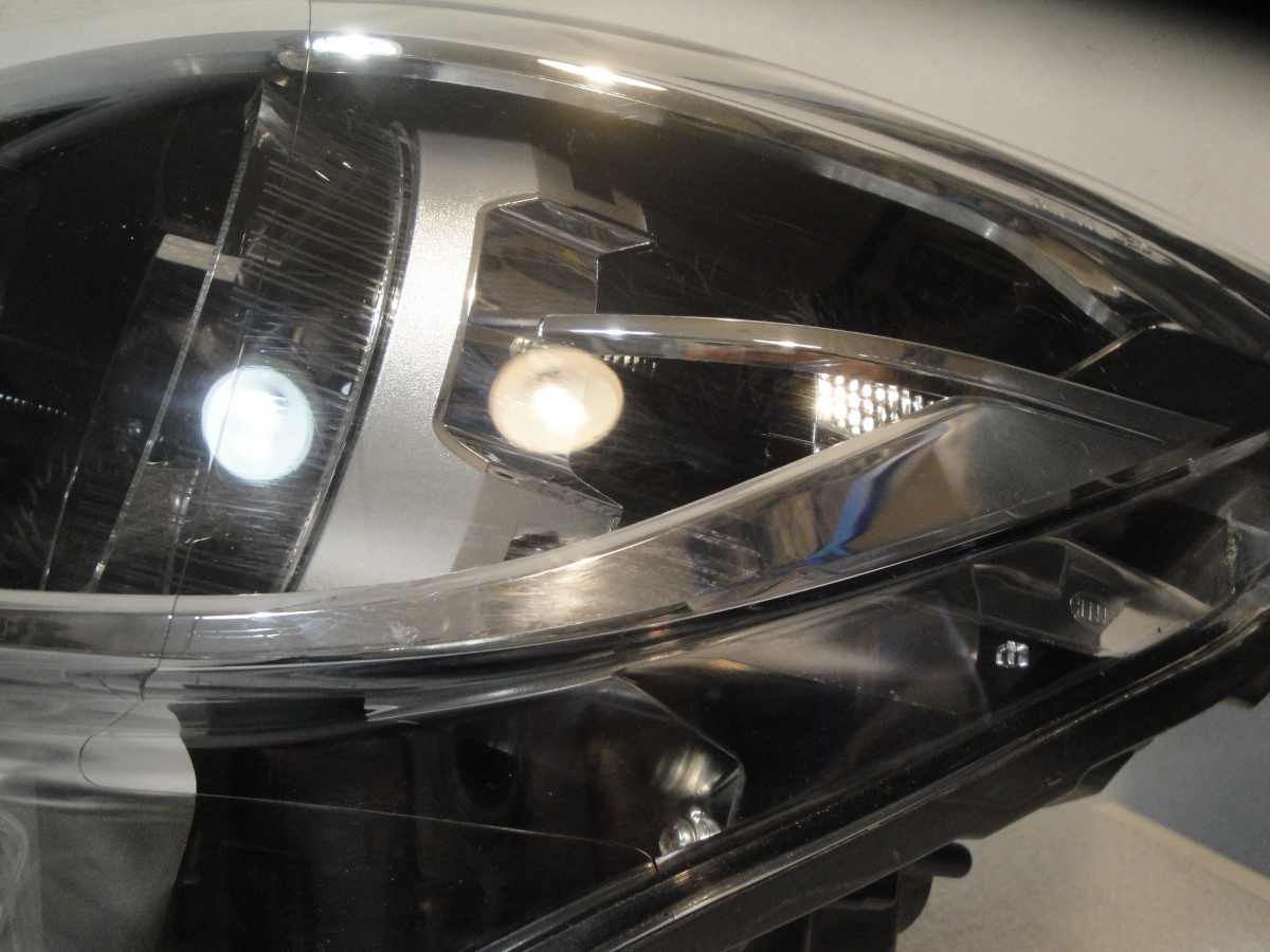 BMW 1 F20/21 LCI LED světlo | vrakoviště BMW OPEL Praha