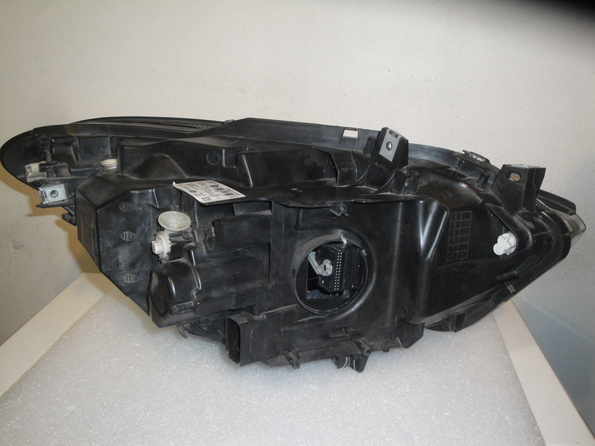 BMW 1 F20/21 LCI LED světlo | vrakoviště BMW OPEL Praha